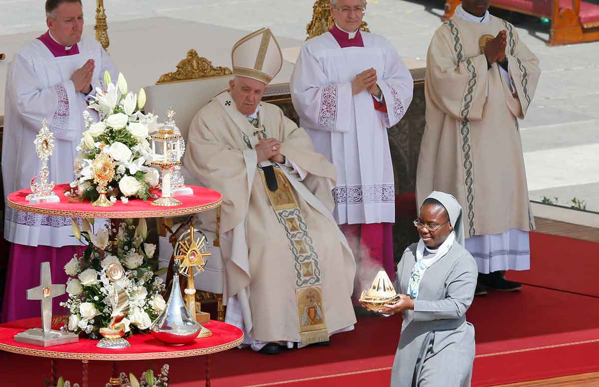 Pope at Canonisation Mass: Saints' Lives Prove God's Love for All - The ...