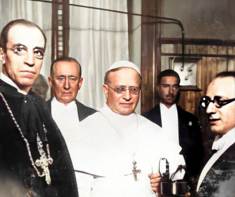 History in Colour: First Vatican Radio Broadcast - The Southern Cross
