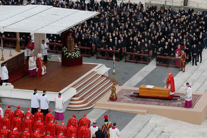 At funeral, pope remembers Benedict's 'wisdom, tenderness, devotion ...